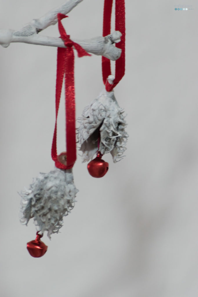 Little Beech Nut Bells in Red and White – Tutorial – craftaliciousme